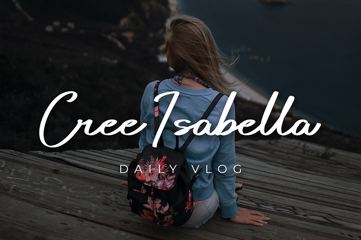 Karelly - Modern Script Typeface | Nulivo Market